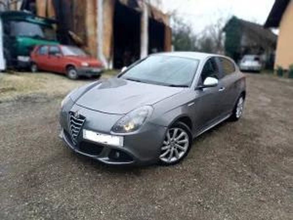 Alfa Romeo Giulietta levi krilo kod boje 618. Alfa Romeo Giulietta