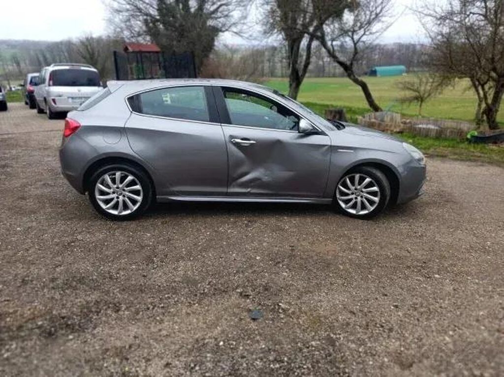 Alfa Romeo Giulietta zadnja desna vrata. Alfa Romeo Giulietta zadnja