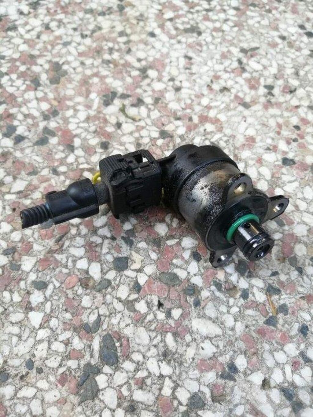 Alfa Romeo GT 1.9-140KS regulator pritiska. Originalni polovni delovi