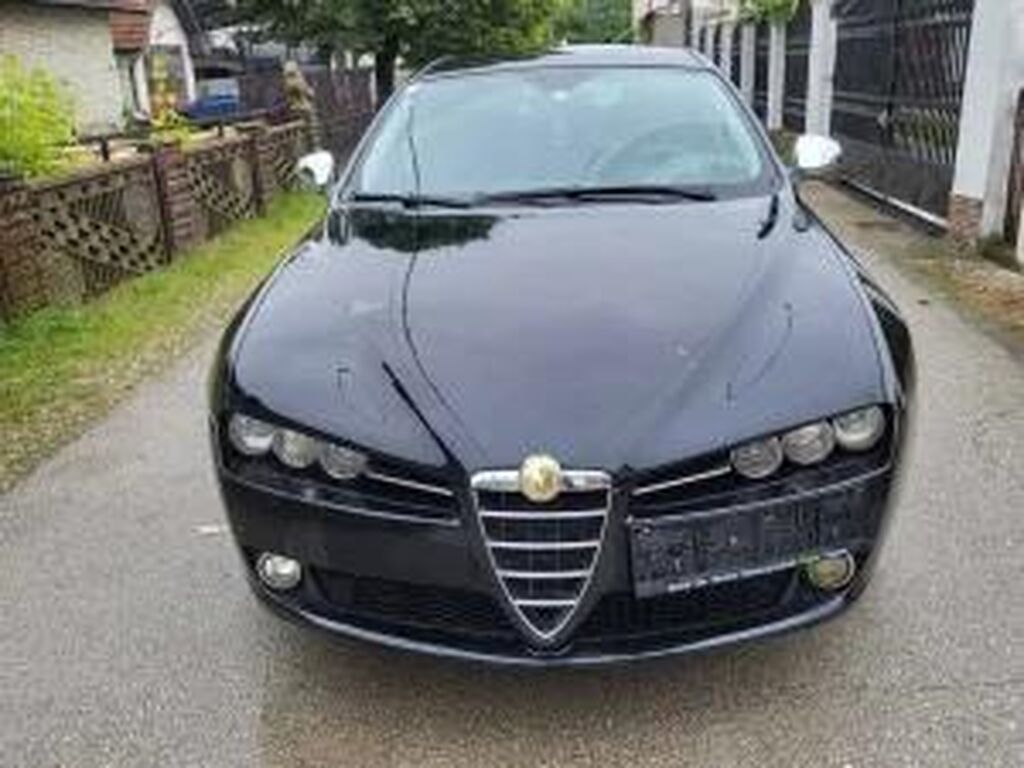 Alfa Romeo 159 hauba. Alfa Romeo 159 haubaOriginalni delovi Ukoliko