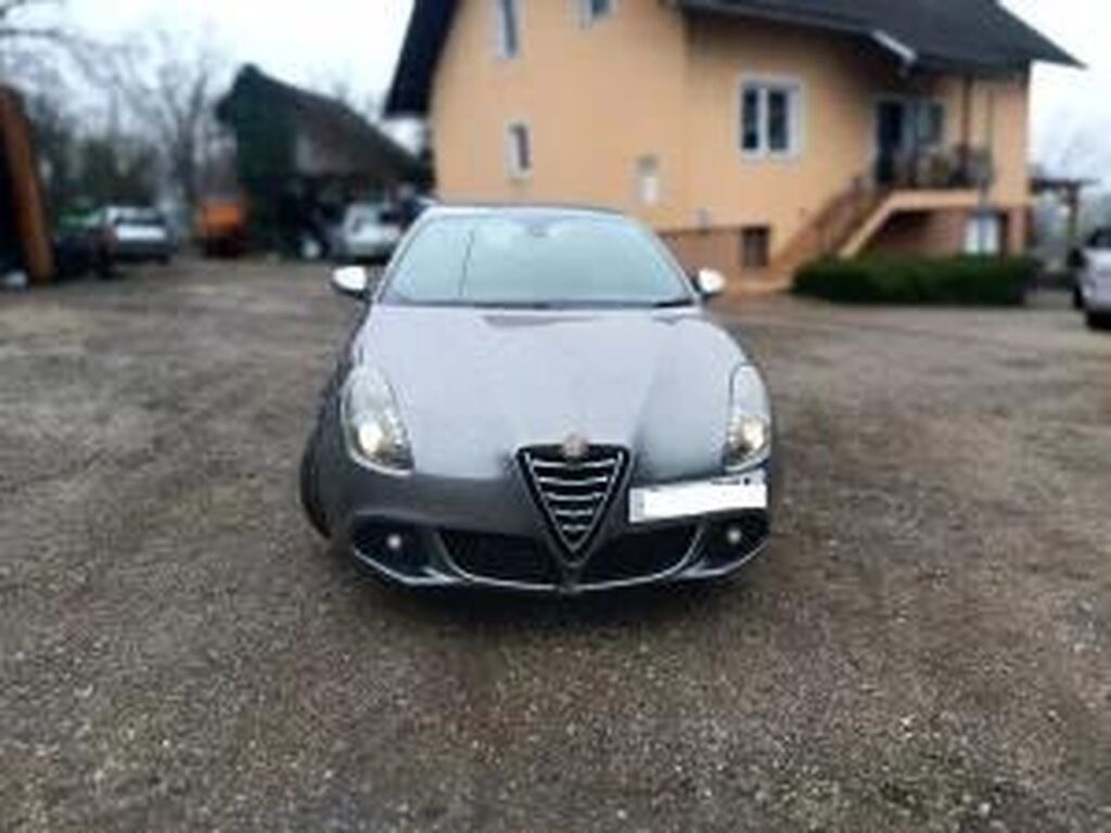 Alfa Romeo Giulietta kompletan auto u delovima. Alfa Romeo Giulietta