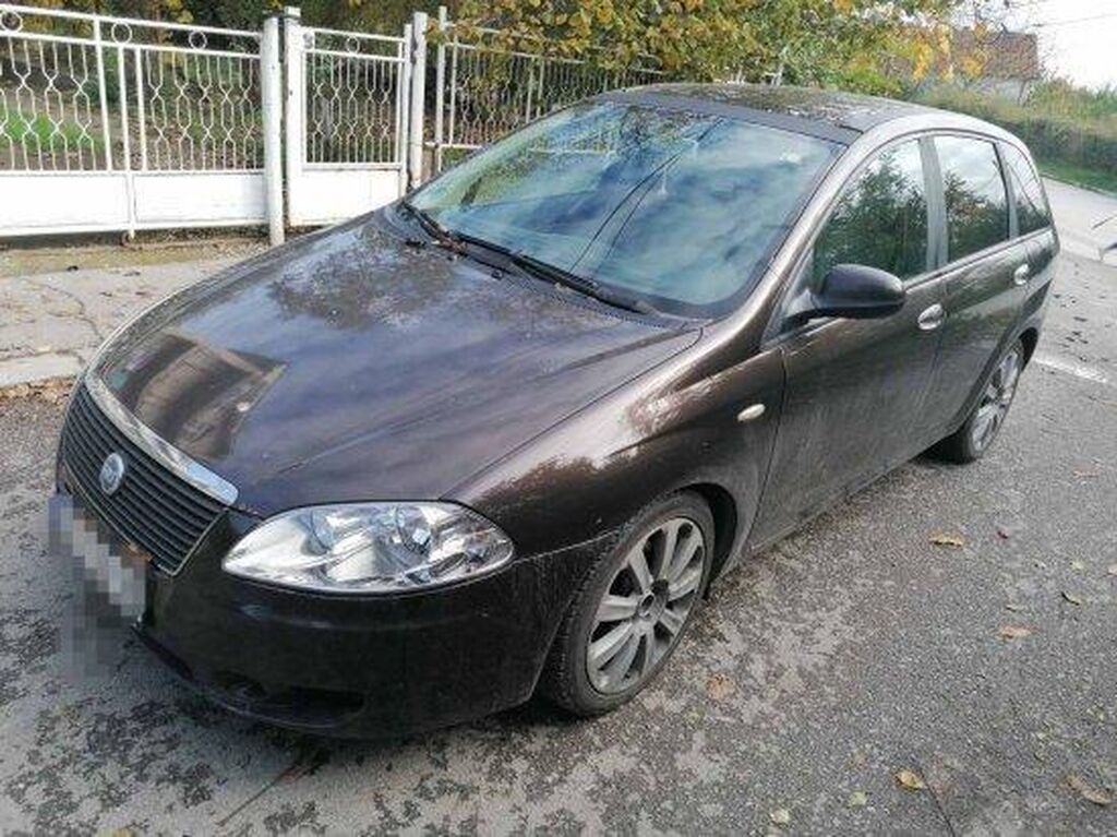 Fiat Croma krilo. Fiat Croma krilo Originalni polovni delovi za Alfa