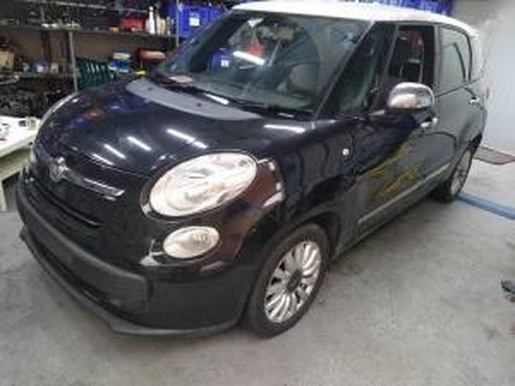 Fiat 500l delovi kod boje 909/b. Fiat 500l delovi kod boje