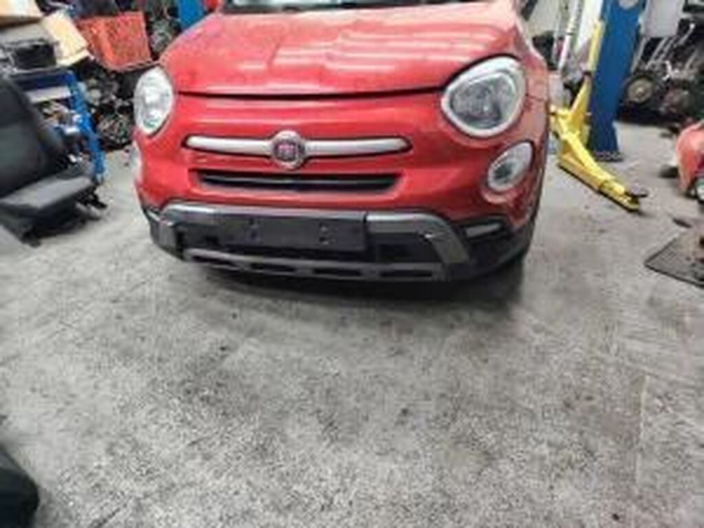 Fiat 500x Cross branik kod boje 831. Fiat 500x Cross branik kod boje