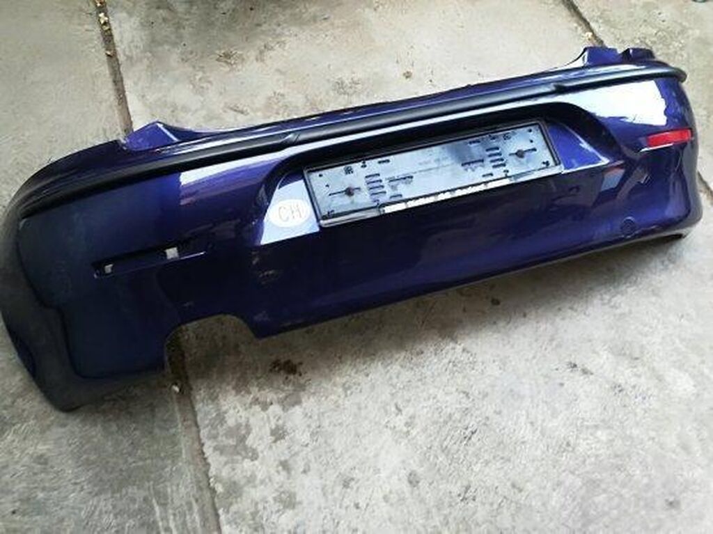 Alfa 147 zadnji branik. Alfa 147 zadnji branik