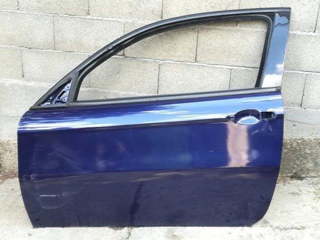 Alfa Romeo 147 (3v) vrata prednja leva. Alfa Romeo 147 (3v) vrata