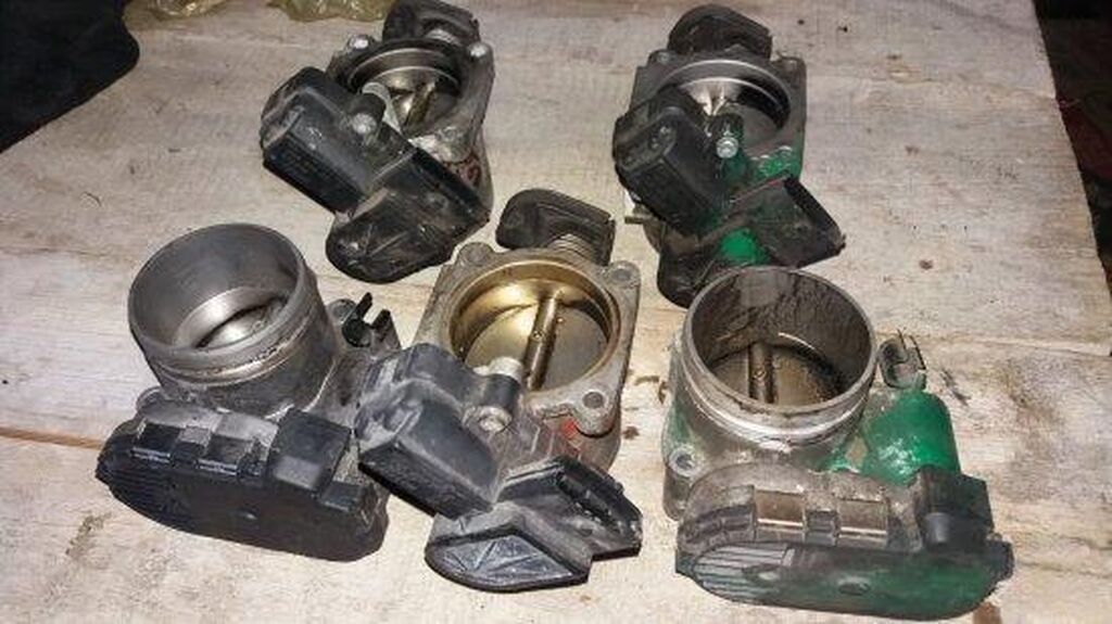 Alfa Romeo 156 - 2,0 TS KLAPNA GASA. Polovni orginalni delovi 147-156