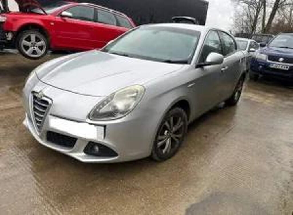 Alfa Romeo Giulietta leva vrata kod boje 620/B. Alfa Romeo Giulietta
