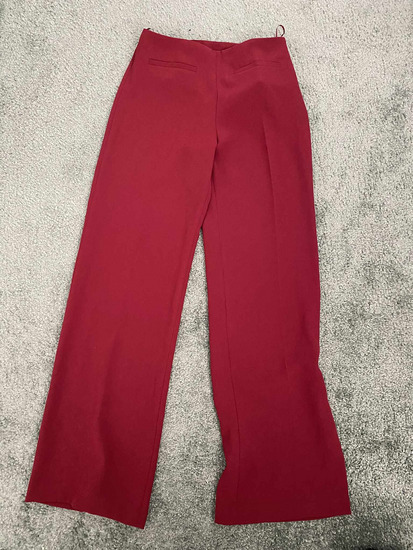 Zara pantalone kao nove