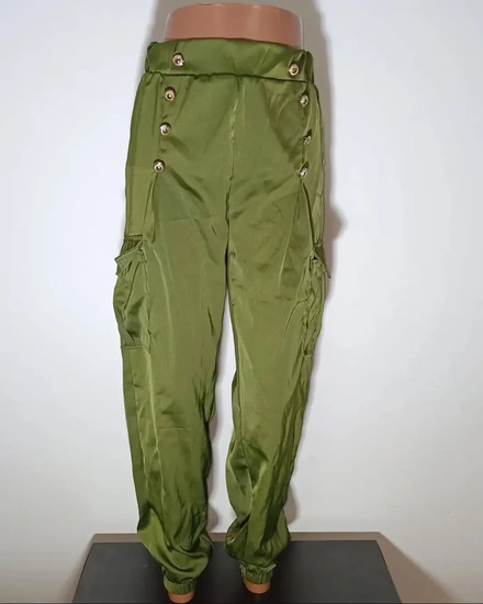 Satenske pantalone nove sa et.
