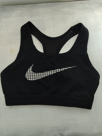 Nike top