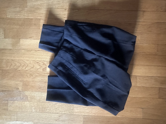 336.Pantalone poslovne crne obicne