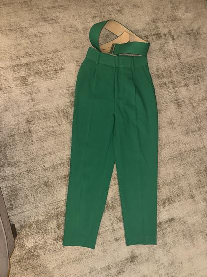 253.Zelene pantalone sa kaisem