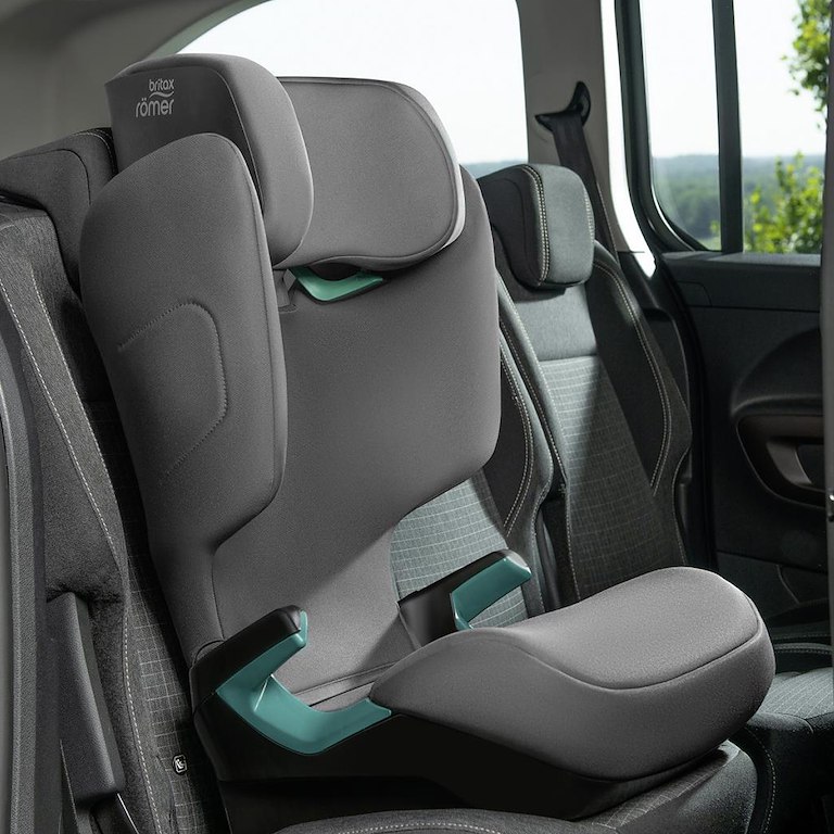 Britax Römer Advansafix Plus SpaceBlack