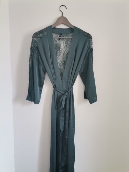 %Sada 3.400  % WS dugački kimono