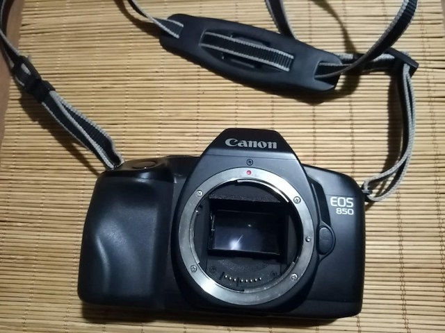 Canon EOS 850