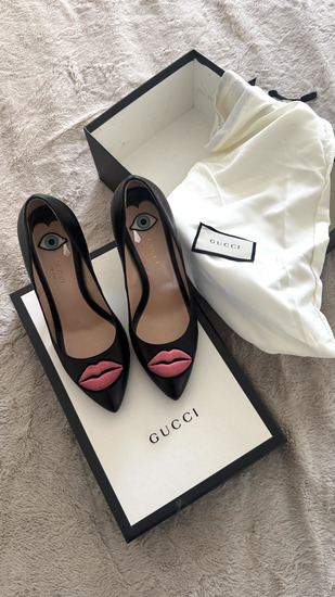 Gucci Molina Lip pumps