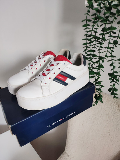 TOMMY HILFIGER patike