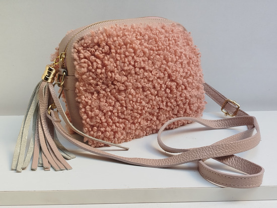 neobicna kozna torba,crossbody