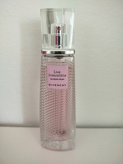 Givenchy Live Irrésistible Blossom Crush