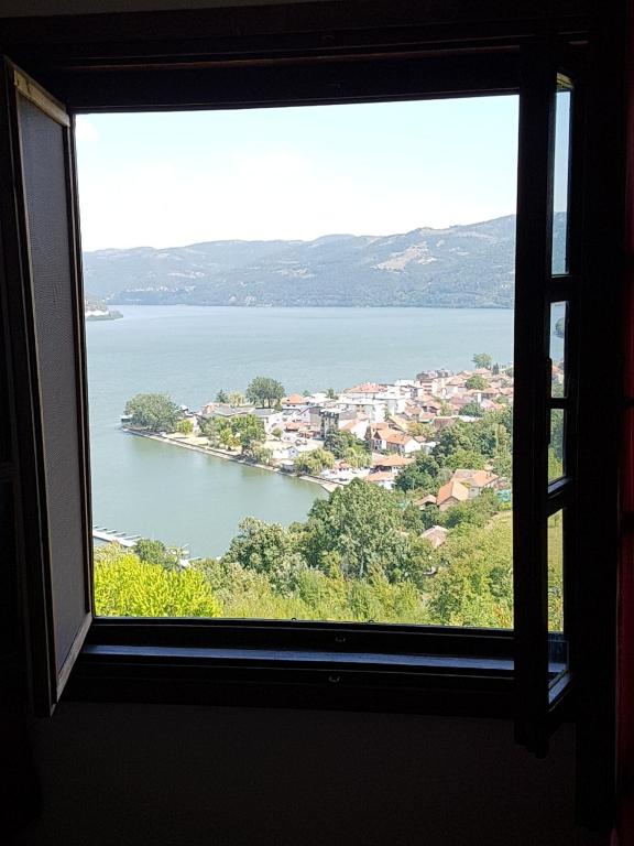 B&B Jonovic