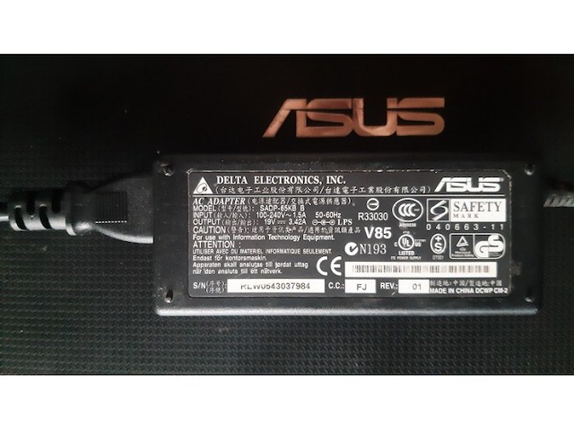 ASUS  original  19 V  3.42 A  ispravno  testirano napaj