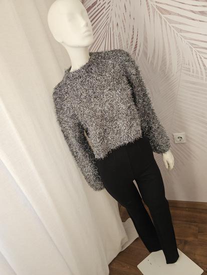 2000 ✨ Nov Zara cupavi dzemper odgovara za S