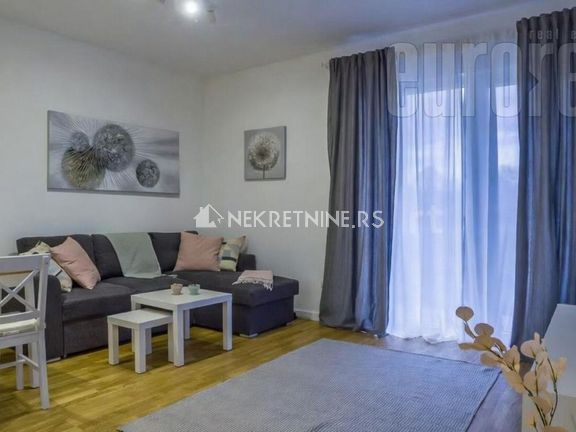#50191, Izdavanje, Stan, ŠUMICE, 650 EUR