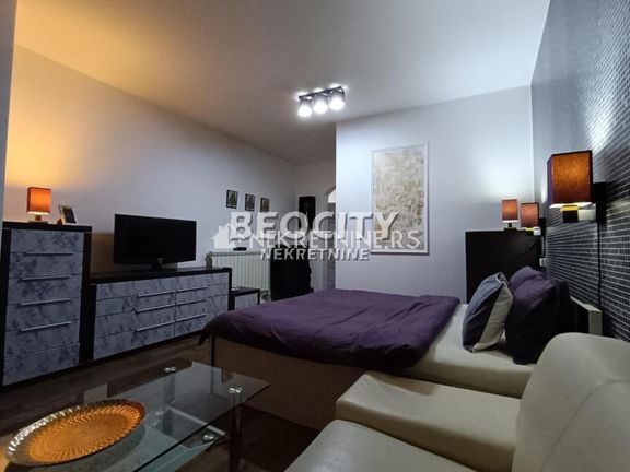 Novi Sad, Centar, Hadžić Svetića, 1.0, 32m2, 450EUR