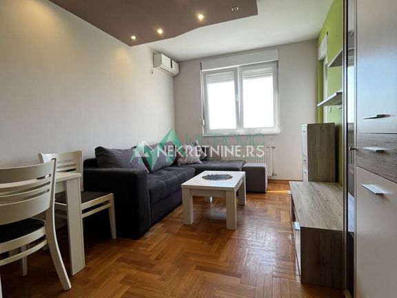 Stanovi,NOVI SAD,DETELINARA NOVA,kv: 43.00, € 450, ID: 9101942