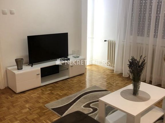 Dvosoban stan za izdavanje – Nova Detelinara, 51m²