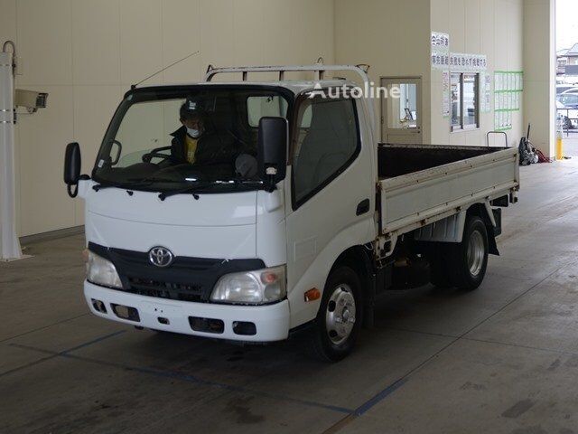 Toyota DYNA kamion s ravnom platformom < 3.5t