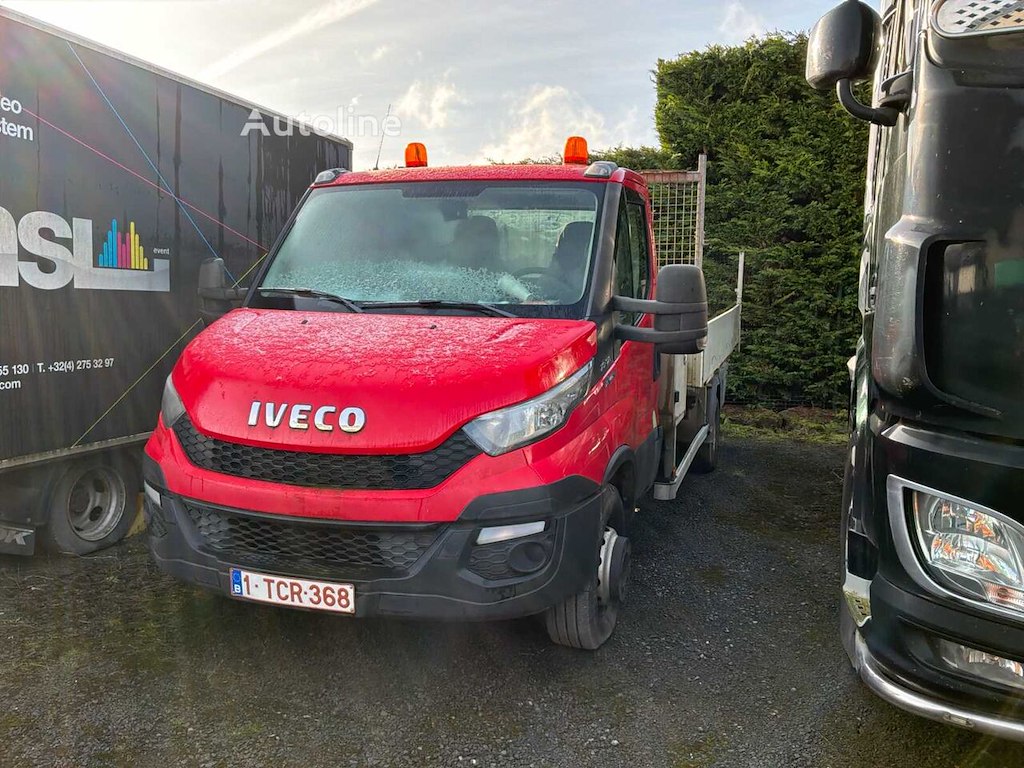 Prodaje se IVECO 70c17 kamion s ravnom platformom < 3.5t na aukciji