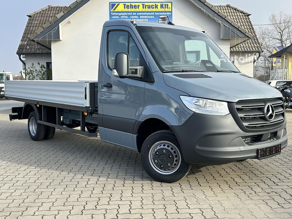 Mercedes-Benz Sprinter 317 kamion s ravnom platformom < 3.5t