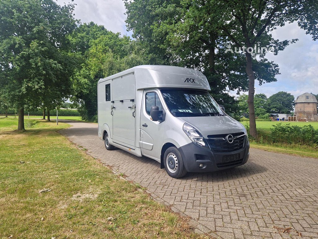 Opel Movano vozilo za prevoz konja