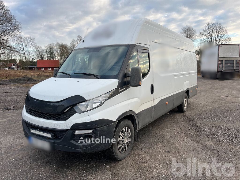 Prodaje se IVECO 35 minibus furgon na aukciji