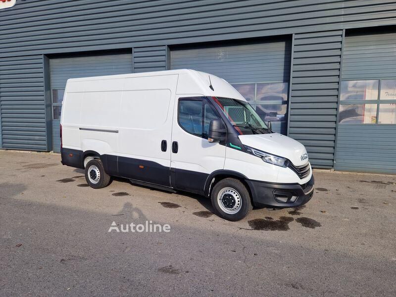 Novi IVECO Daily 35S14 GAZ GNC + ESSENCE minibus furgon