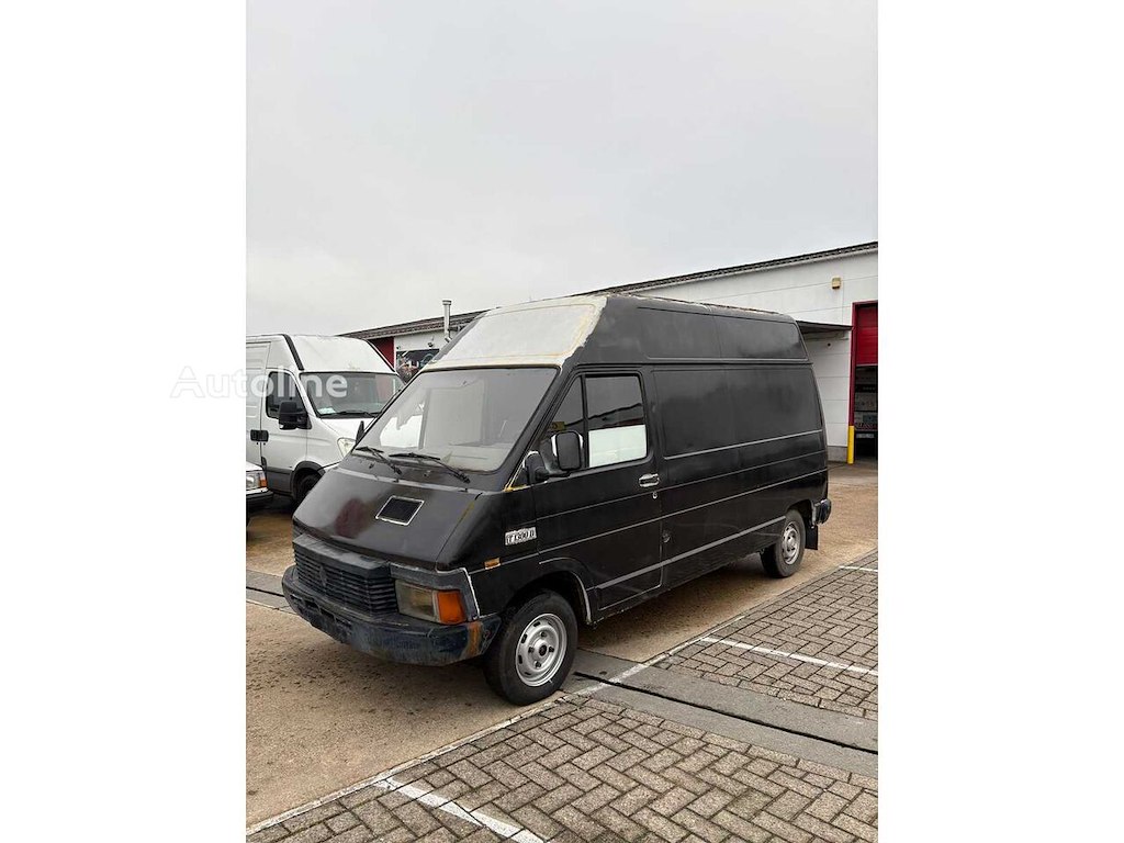 Prodaje se Renault TBX 300 Camionette minibus furgon na aukciji