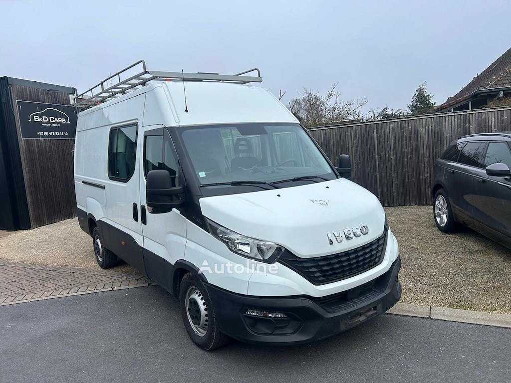 Prodaje se IVECO Daily minibus furgon na aukciji