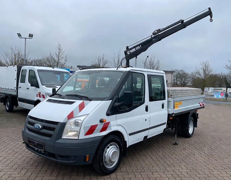 Ford Transit FT 460 L / Double Cab / Hiab Crane 026T / Towbar kamion s ravnom platformom