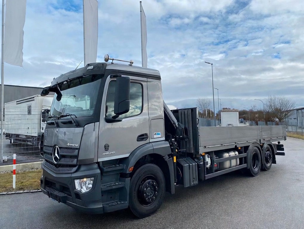Mercedes-Benz 2540 / 6x2 / Hiab 118 Crane kamion s ravnom platformom