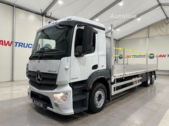 Mercedes-Benz Antos 2530 kamion s ravnom platformom