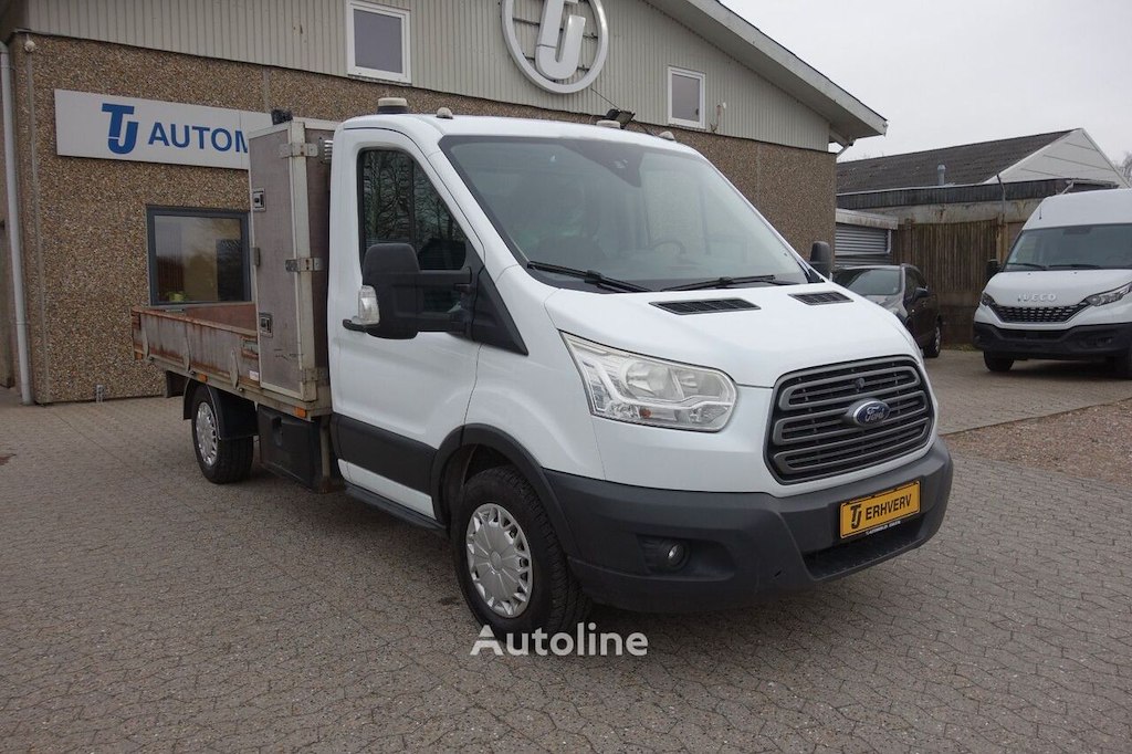 Ford Transit kamion s ravnom platformom