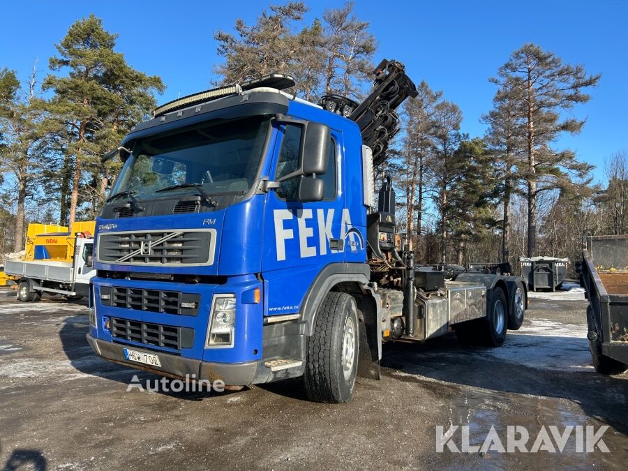 Prodaje se Volvo FM 380 6x2 kamion s ravnom platformom na aukciji