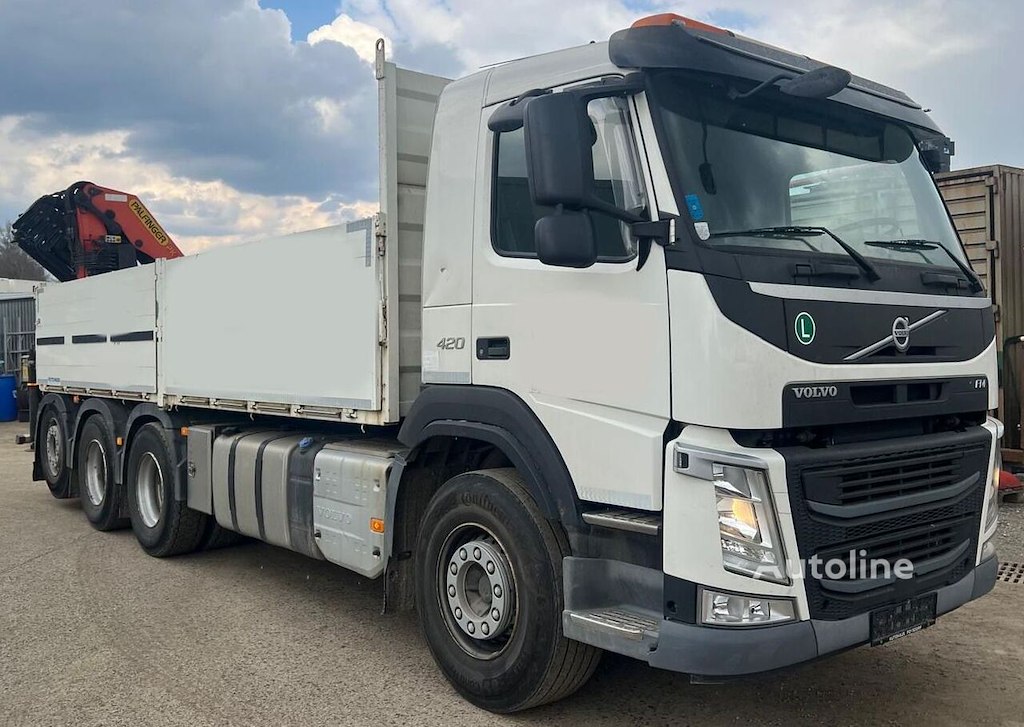 Volvo Hiab Fassi PalfingerPK 23002 SH E kamion s ravnom platformom