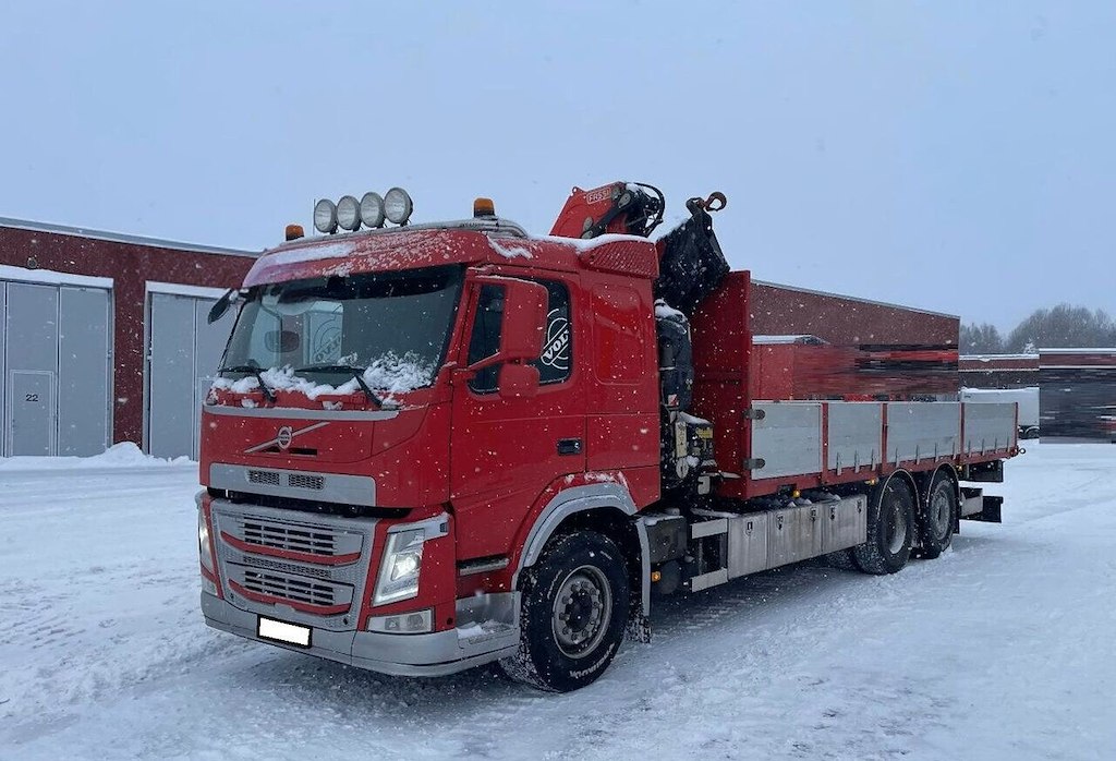 Volvo FM 380 6x2 + Crane Fassi F185 kamion s ravnom platformom