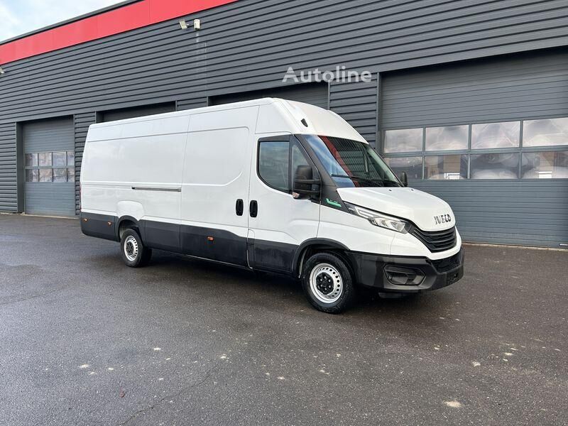 Novi IVECO Daily 35S14 GAZ GNC + ESSENCE minibus furgon