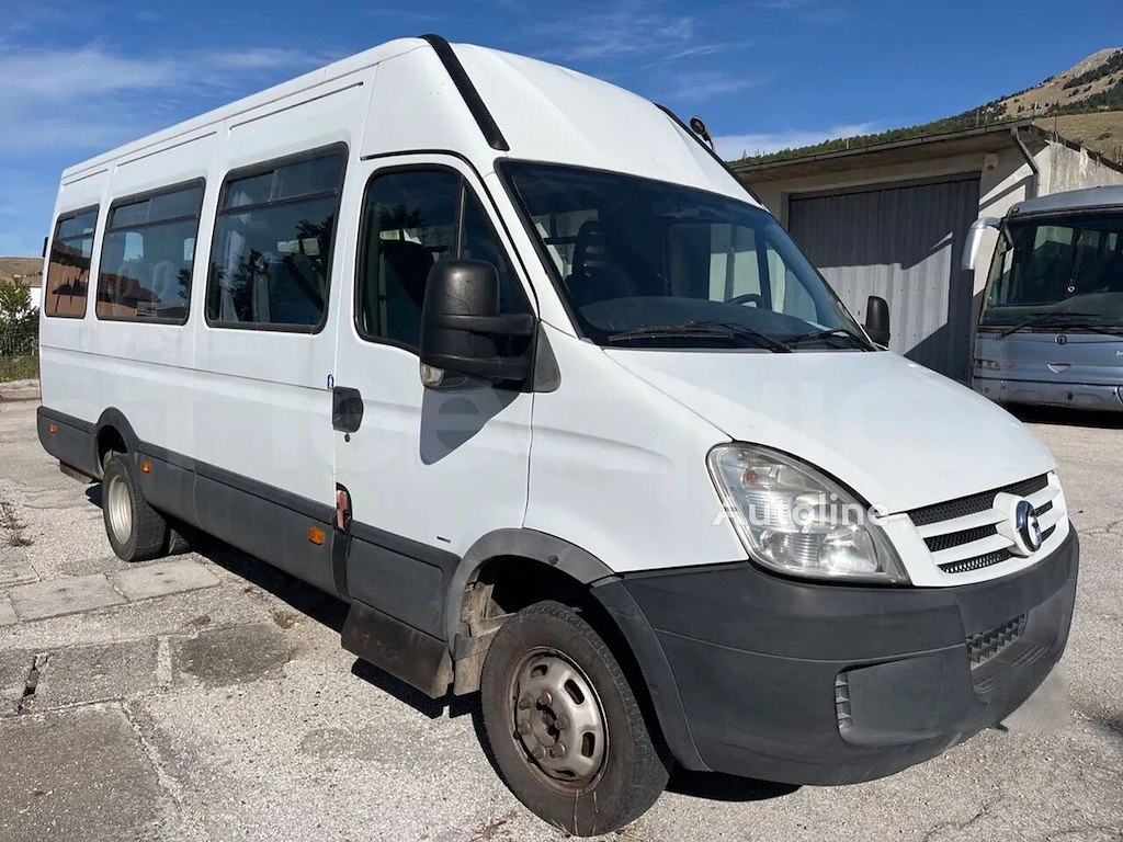 Prodaje se IVECO A50 putnički minibus na aukciji