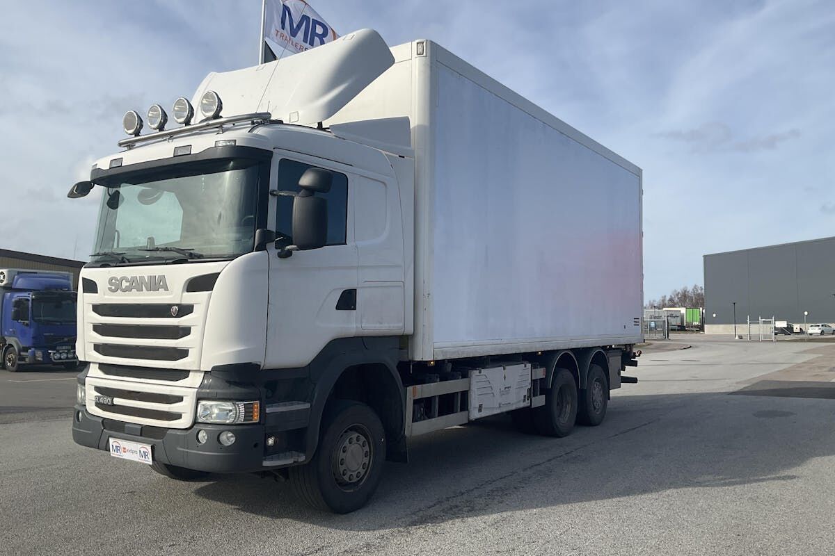Prodaje se Scania R490 kamion furgon na aukciji