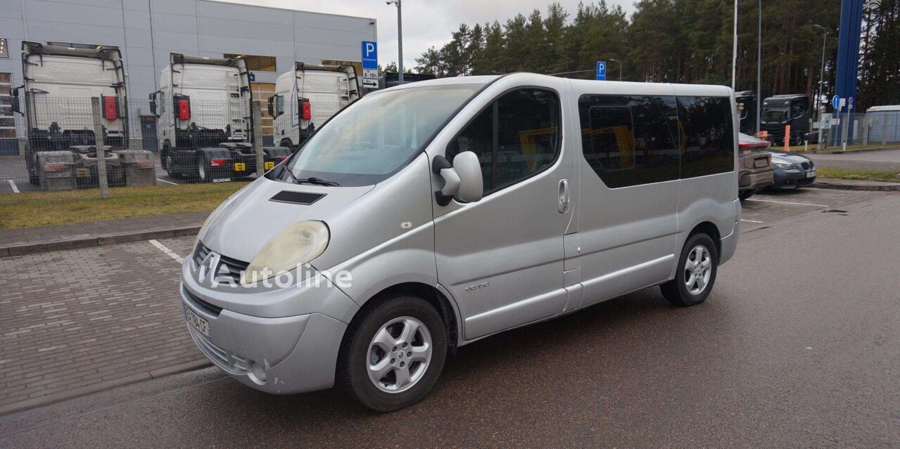 Renault Trafic putnički minibus